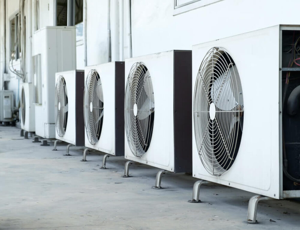 Comparing Centralized vs. Decentralized Commercial AC Systems | Chills AC