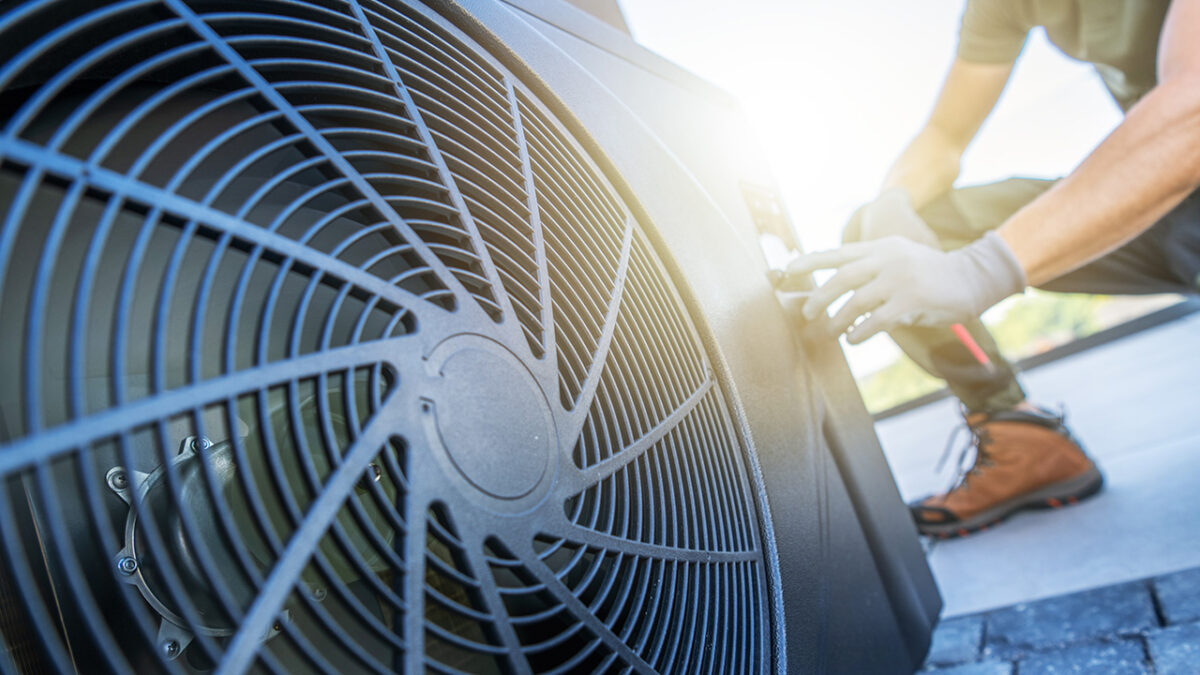 Comparing Centralized vs. Decentralized Commercial AC Systems | Chills AC